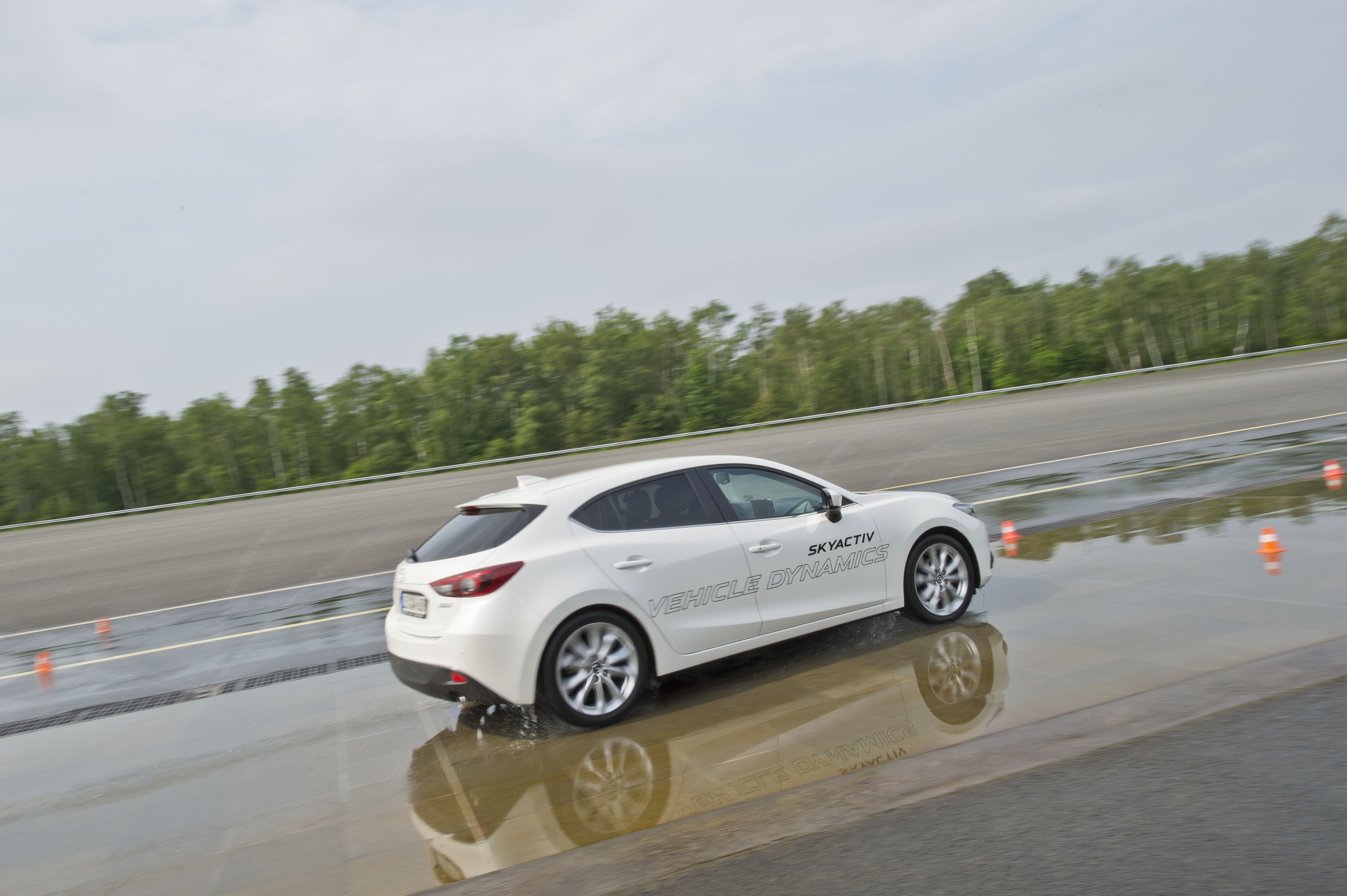 Mazda GVC: G-force Vectoring control