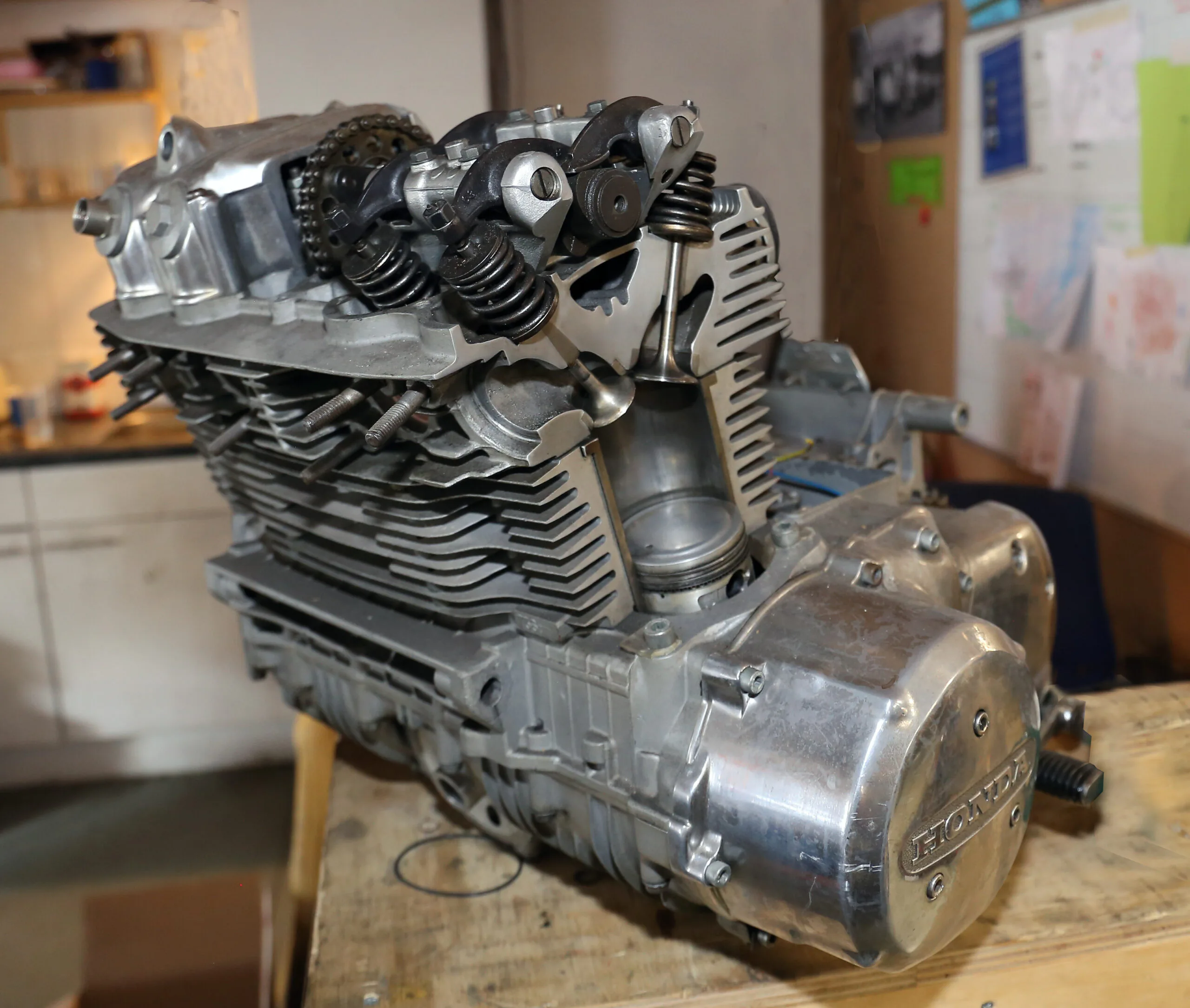 Honda-specialist Blauweplaat Motoren: ''Hier wordt fanatiek gesleuteld ...